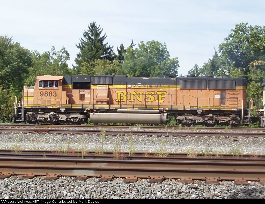 BNSF 9883